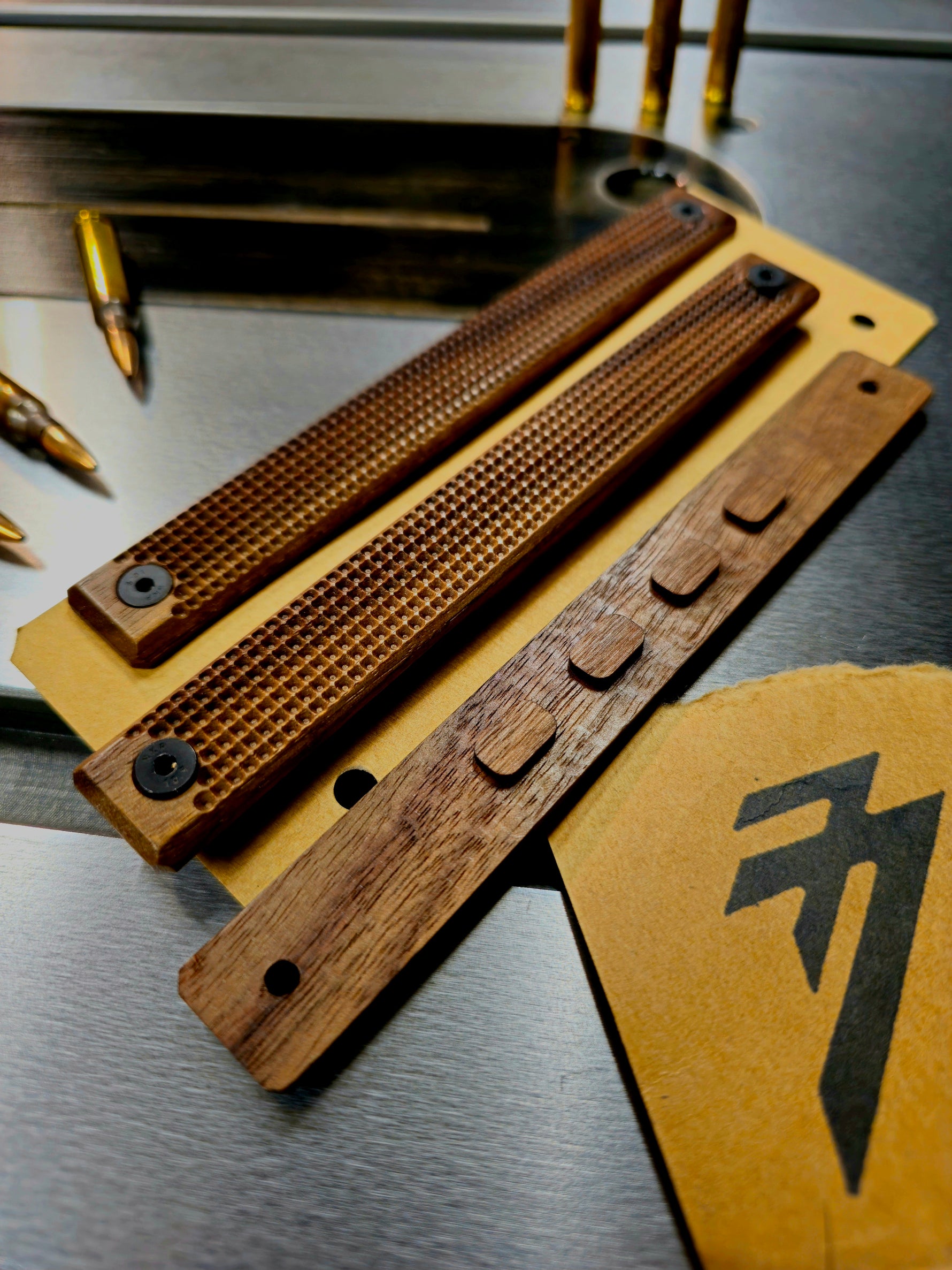 Wood AR15/M4 mlok and keymod rail covers and grips – 77 GRAINS